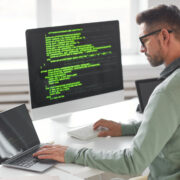 La liste des différents types de logiciels informatiques avec des exemples